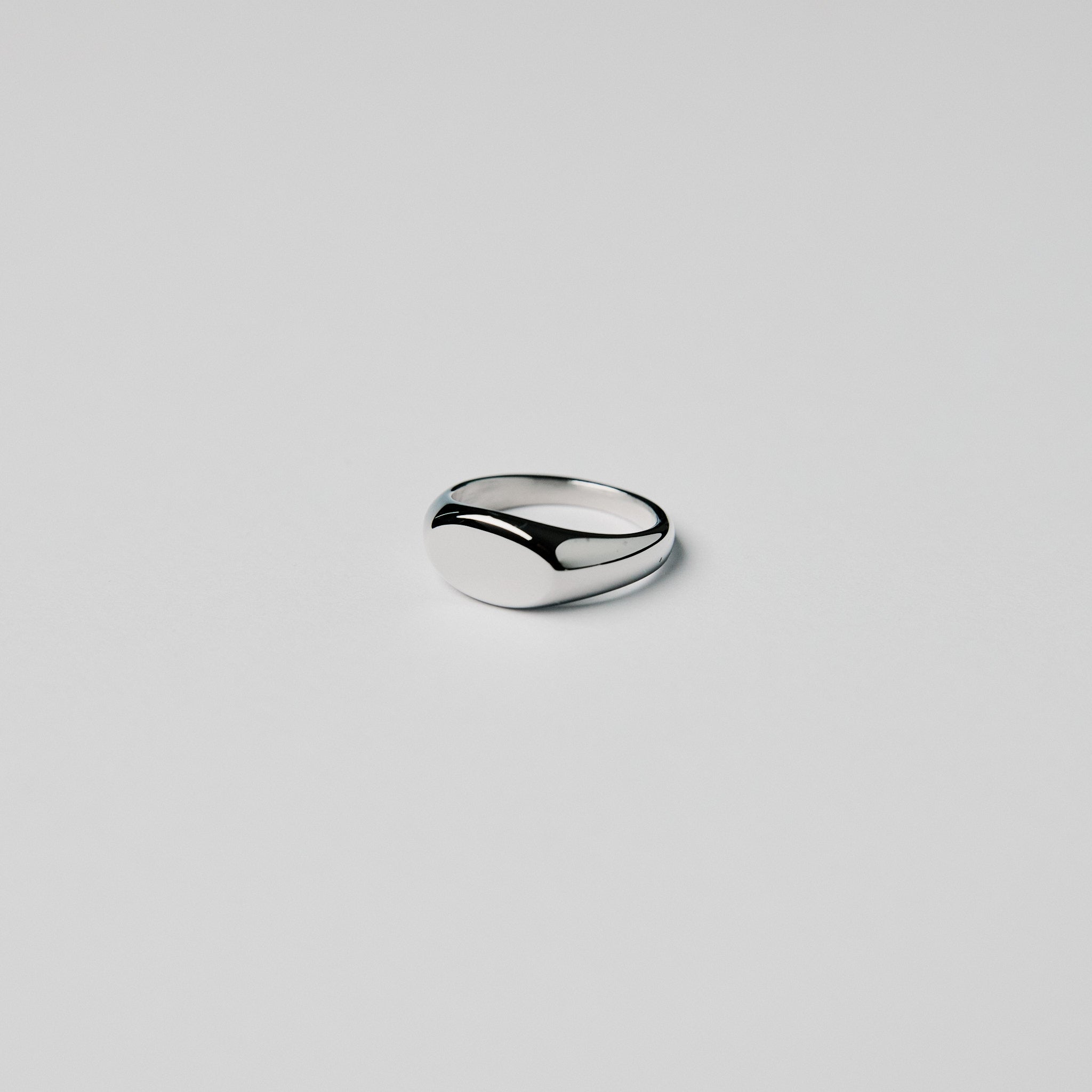 Oval Signet Ring – VERLO